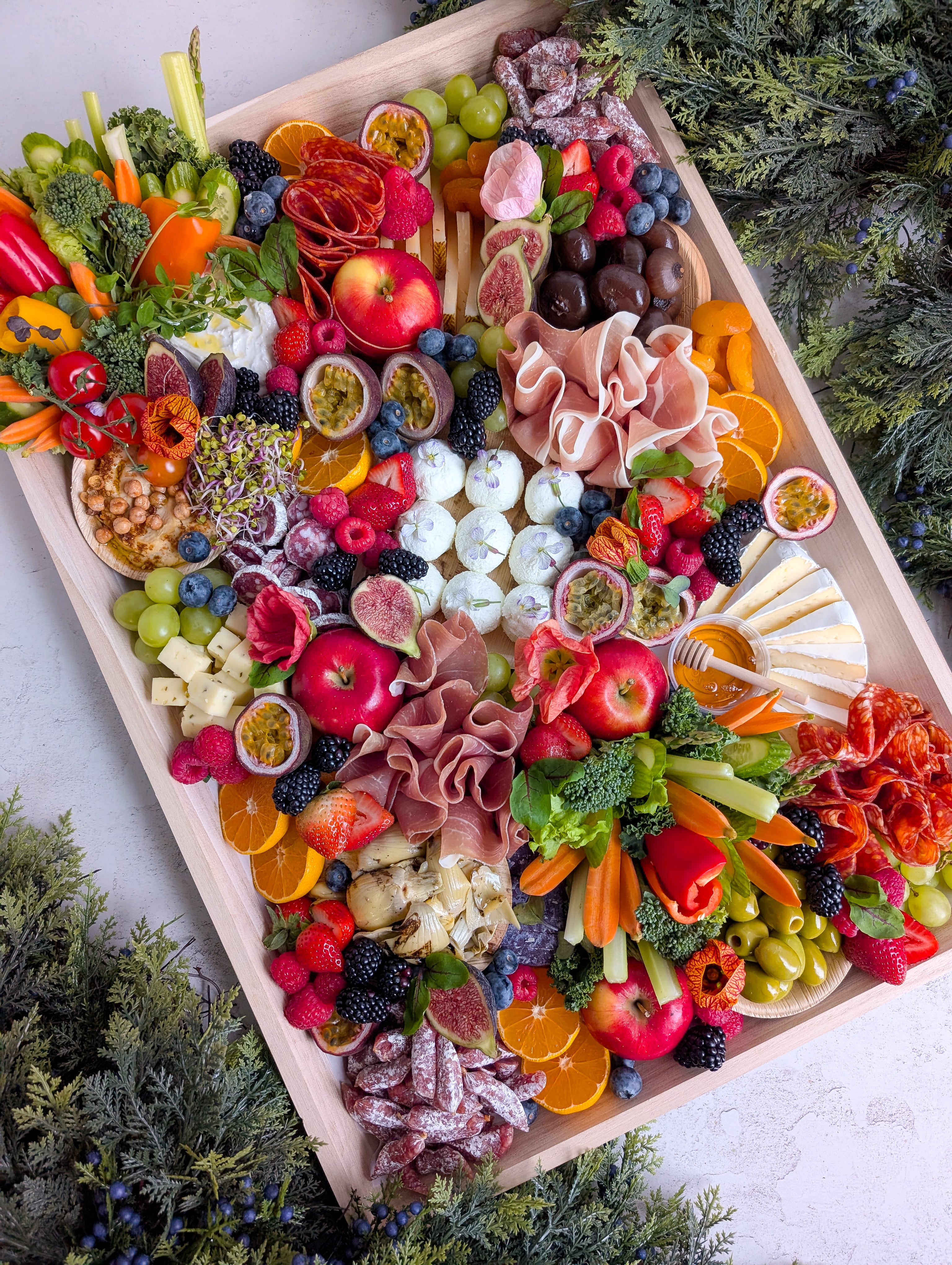 Mezza Entertainment Board – La Belle Graze
