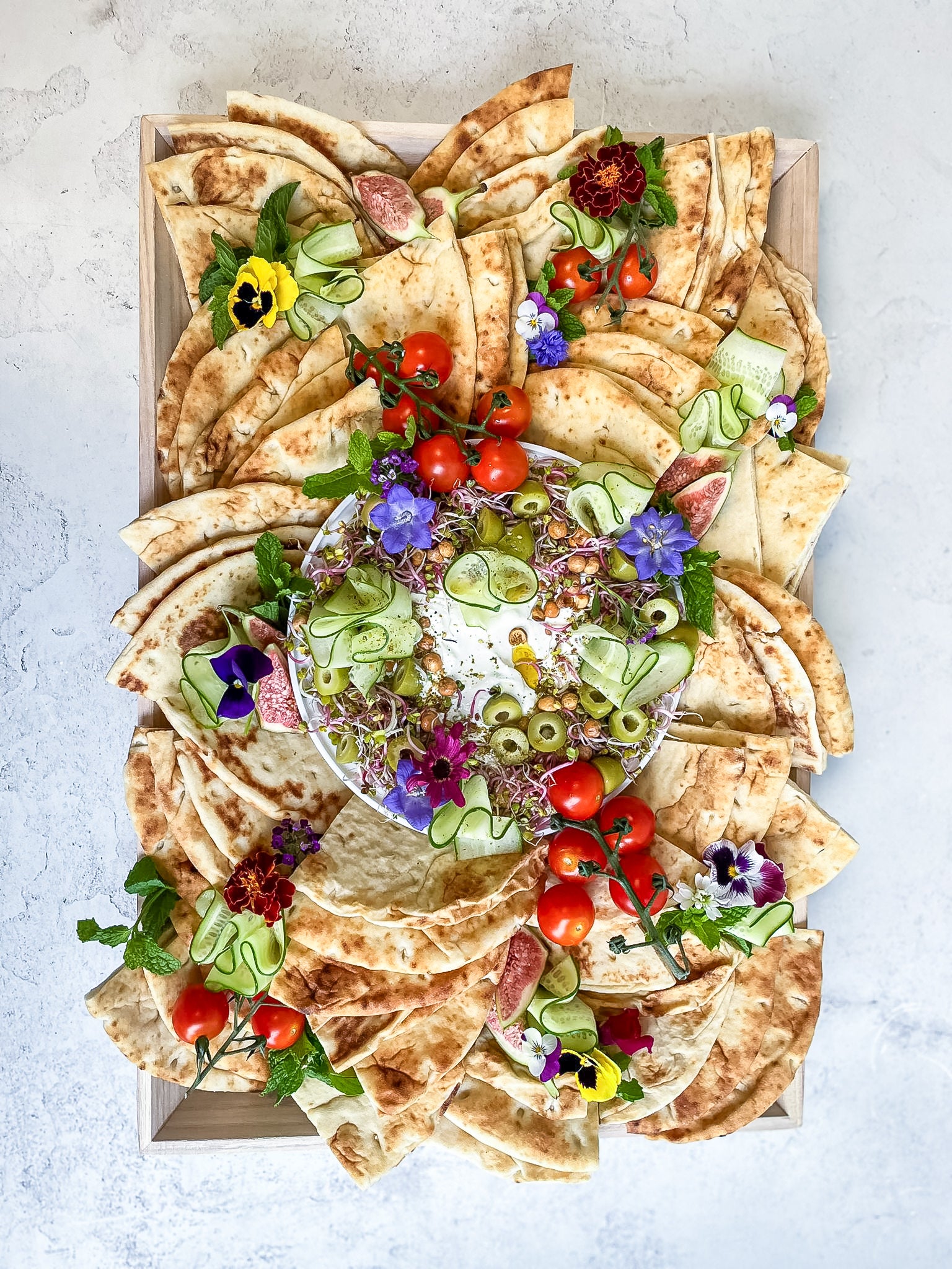 Mezza Hummus Board – La Belle Graze